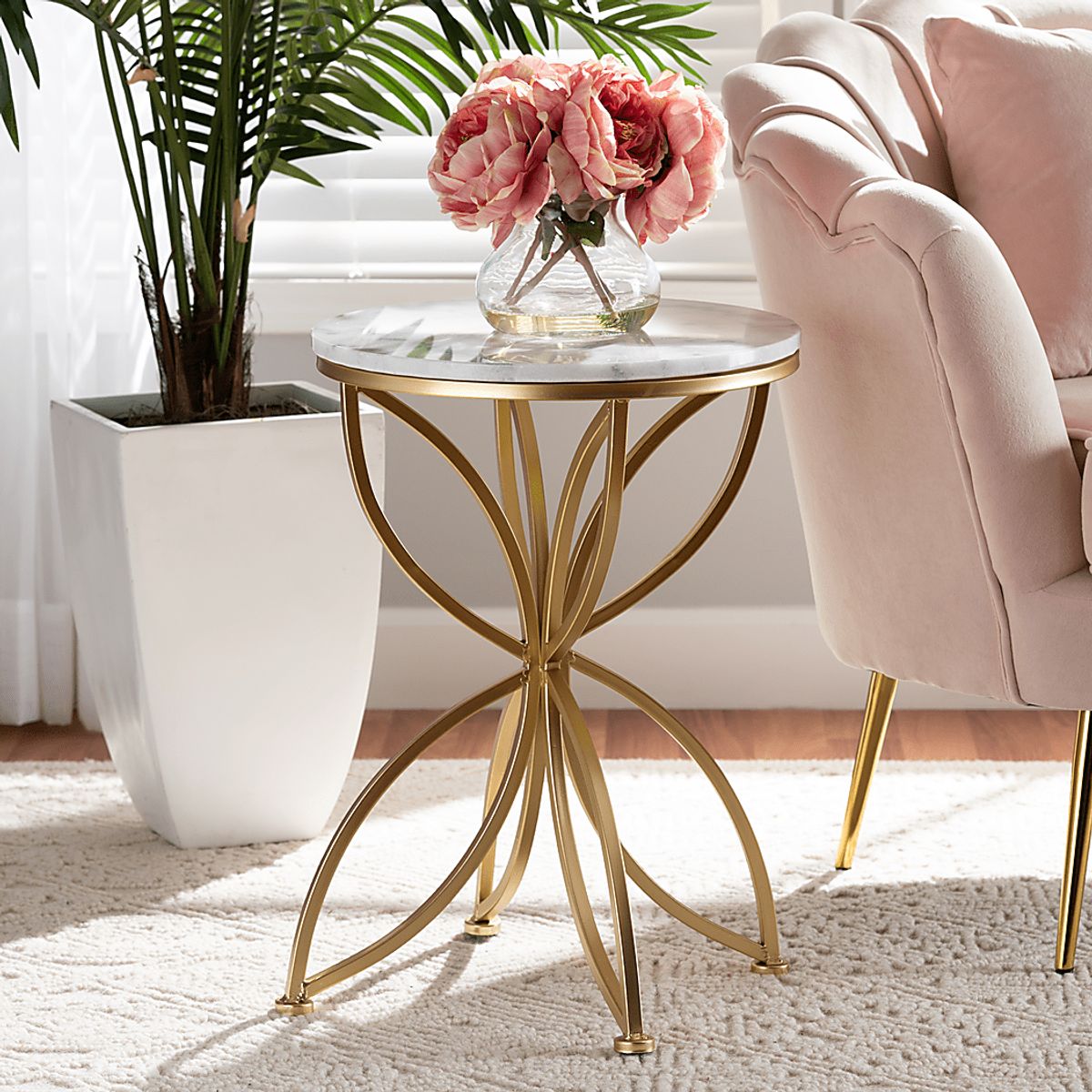Sullenger Gold Yellow End Table | Rooms to Go