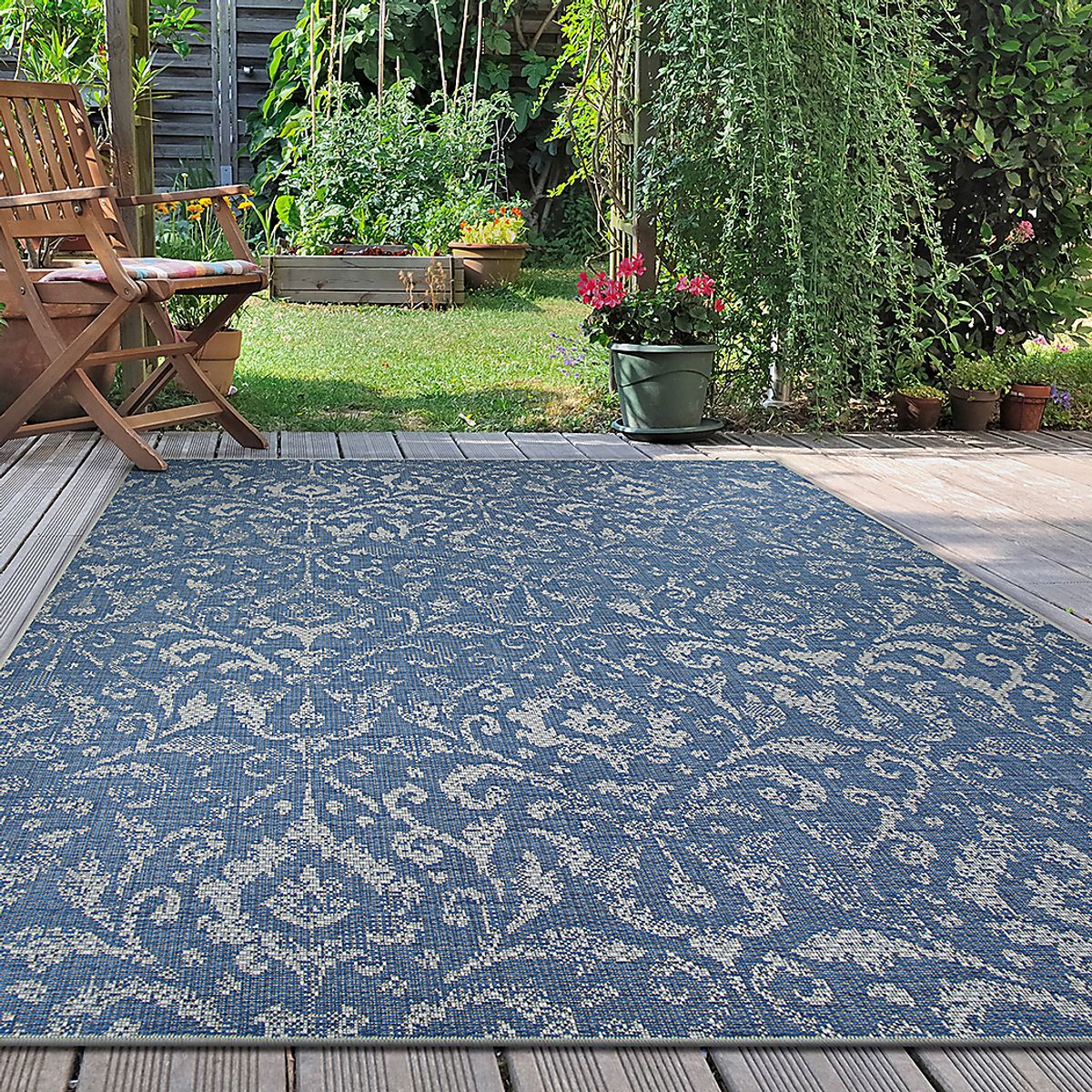 Sunnee Blue Outdoor Rug | Rooms to Go