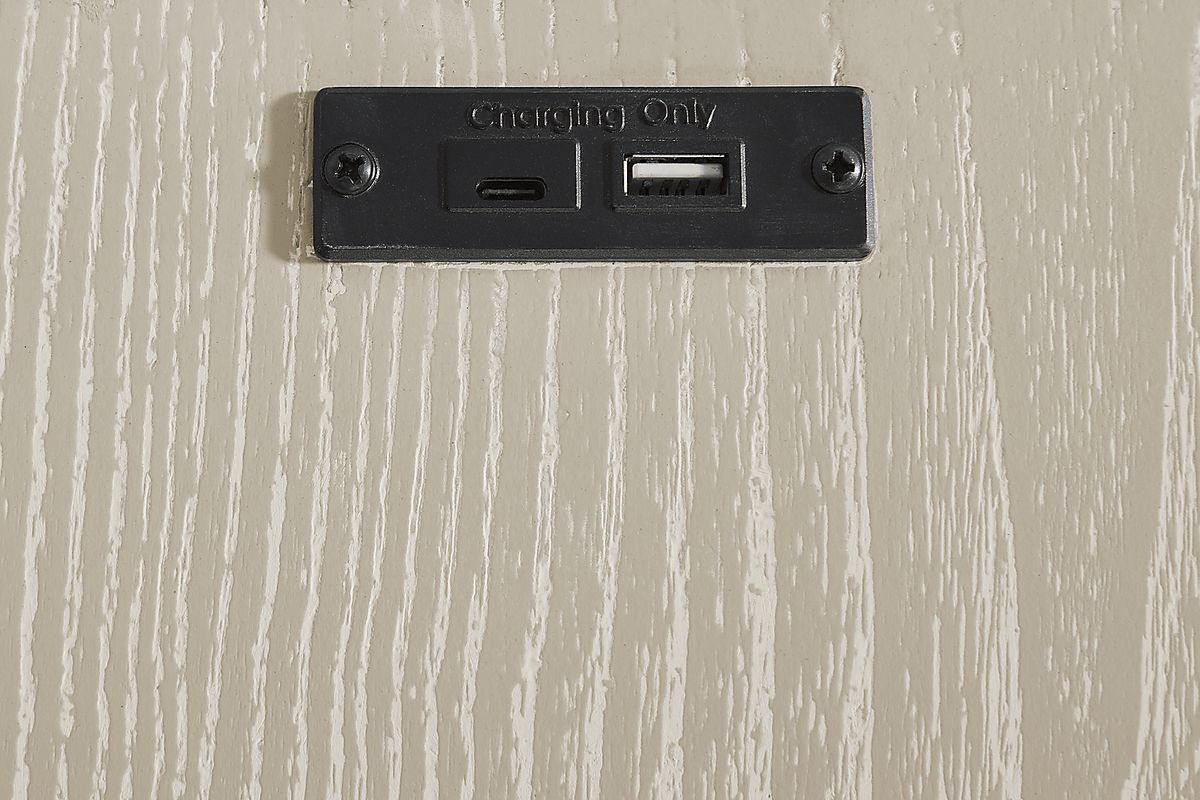 Sunside Way Sand Light Wood Chairside Table | Rooms to Go