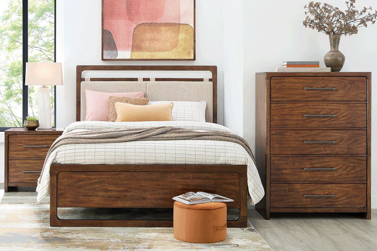 Surrey Ellis 5 Pc Caramel Light Wood King Bedroom Set With 3 Pc King ...
