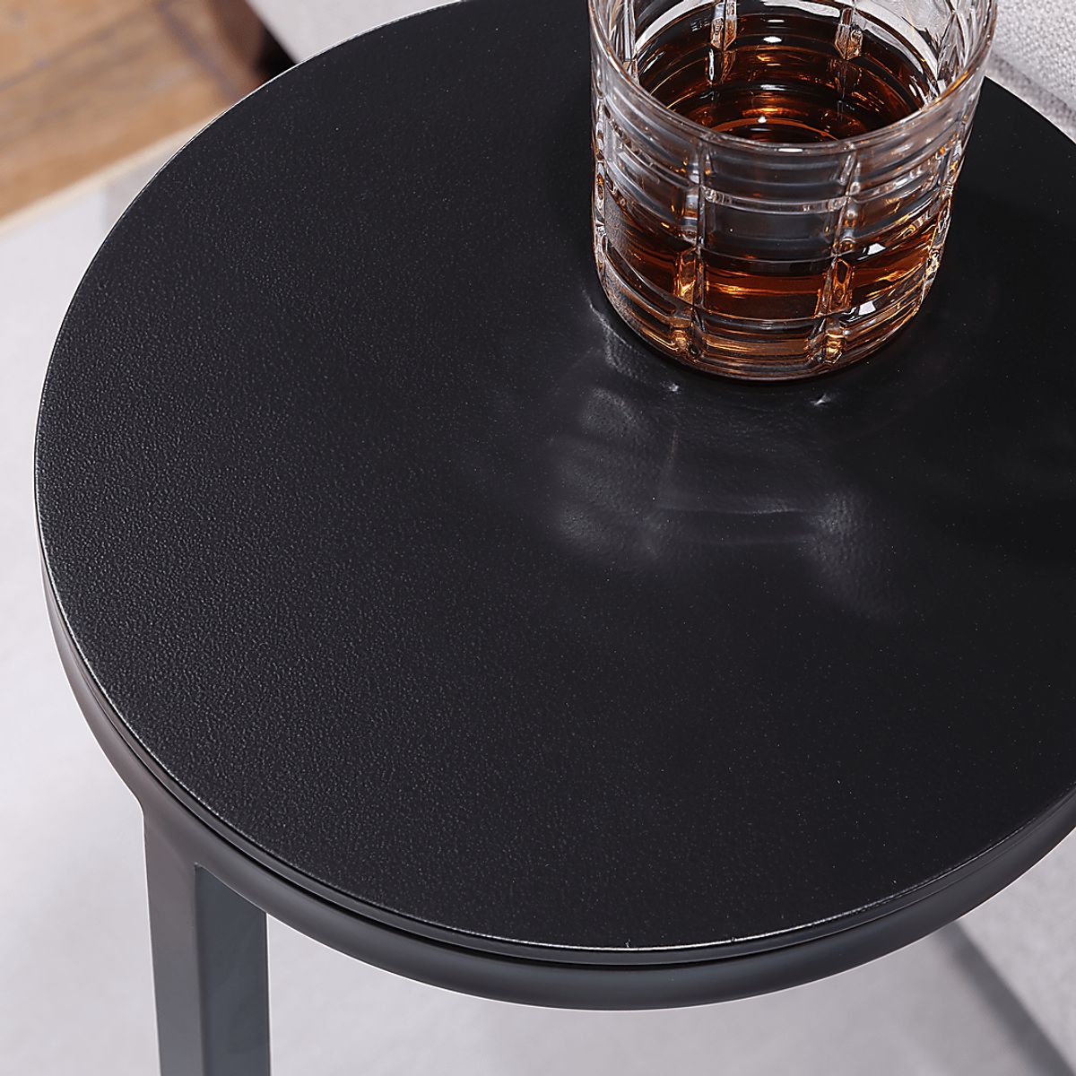 Tavau Black Black,Colors Accent Tbale | Rooms to Go