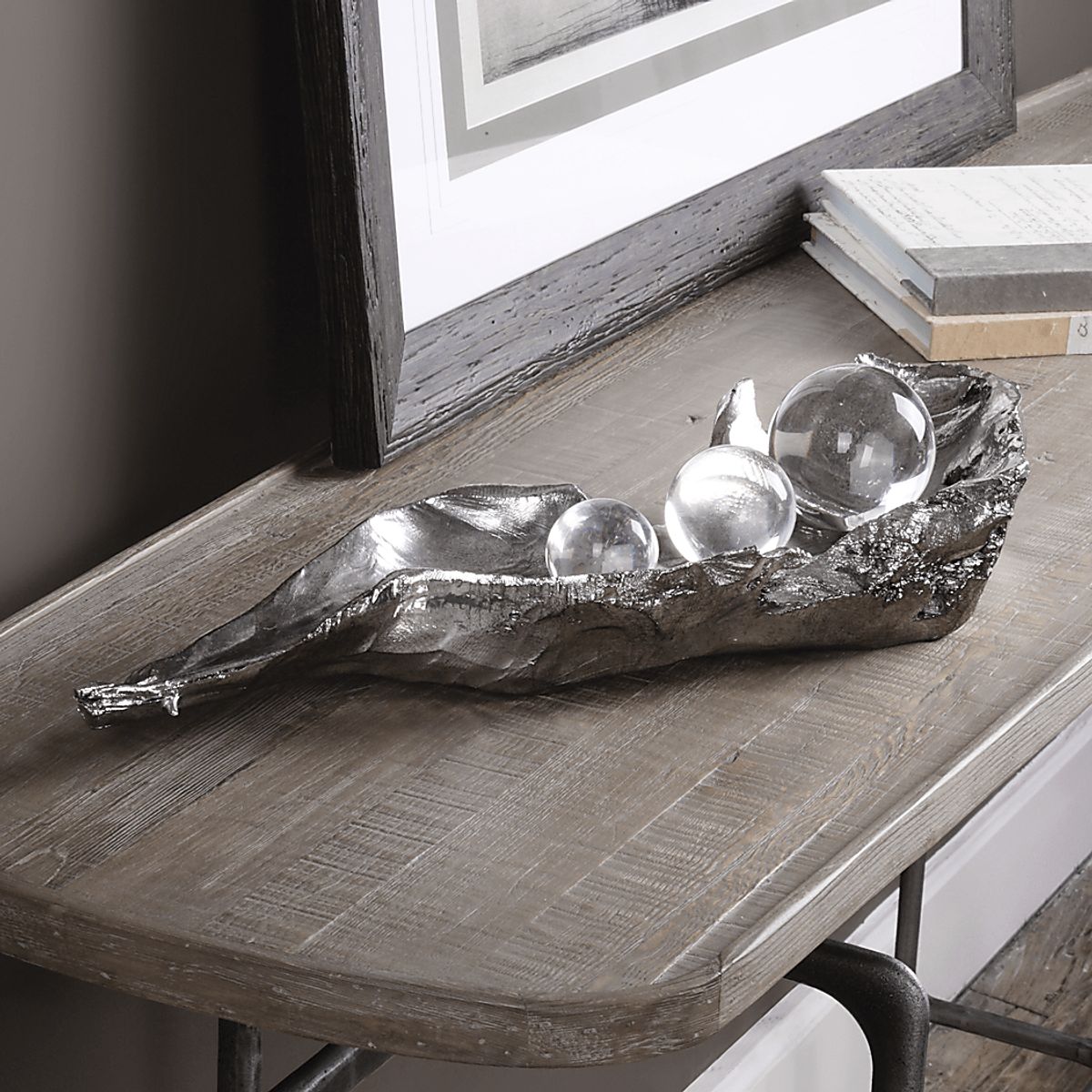 Tayzen Silver Gray Sculpture | Rooms to Go