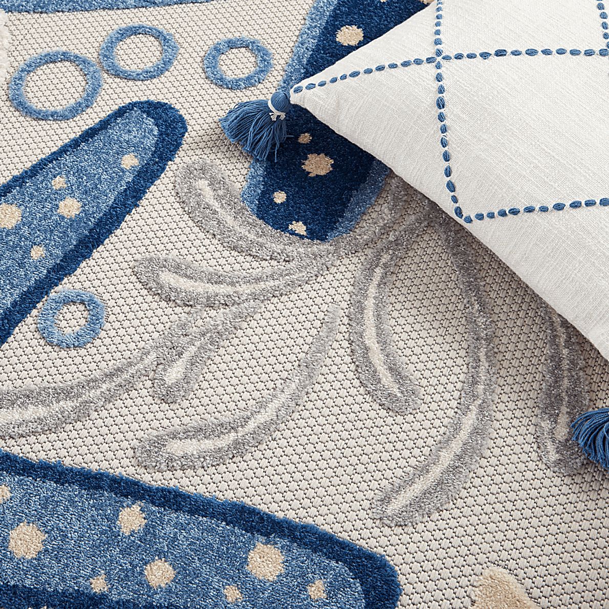 Tempany Blue/Gray 5'3 x 7'5 Indoor/Outdoor Rug - Rooms To Go