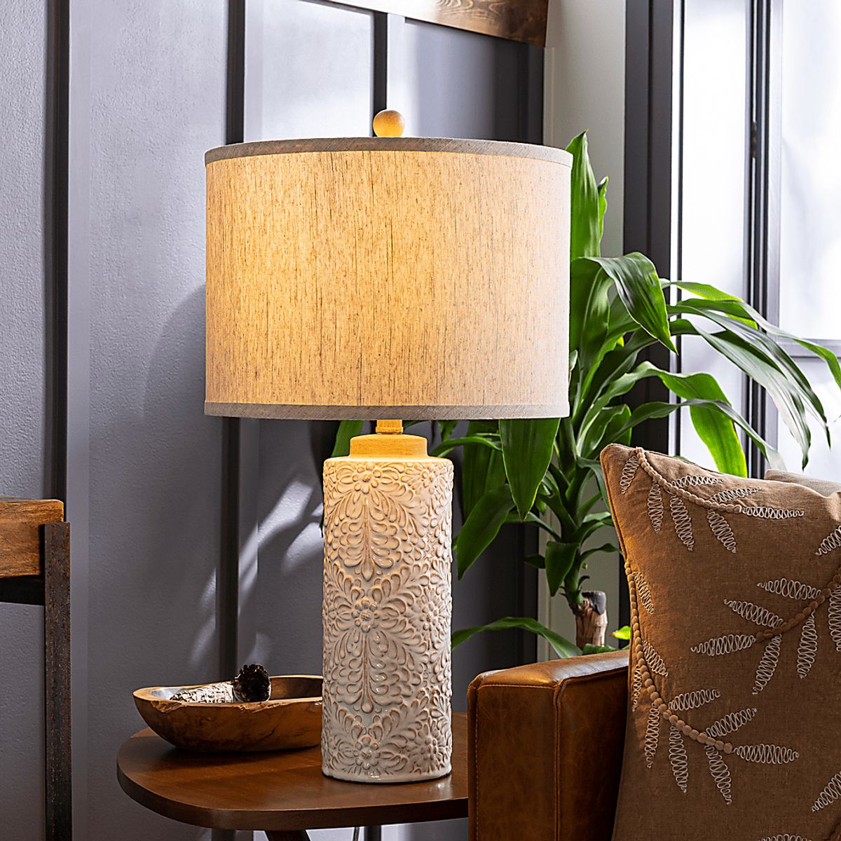 Thayer Way Cream Beige Table Lamp | Rooms to Go
