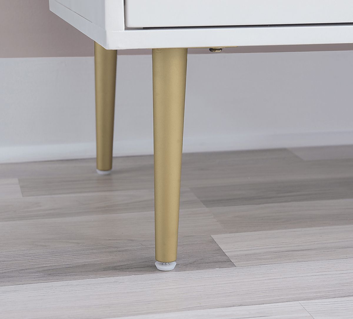 Thyson White Colors,White Nightstands | Rooms to Go