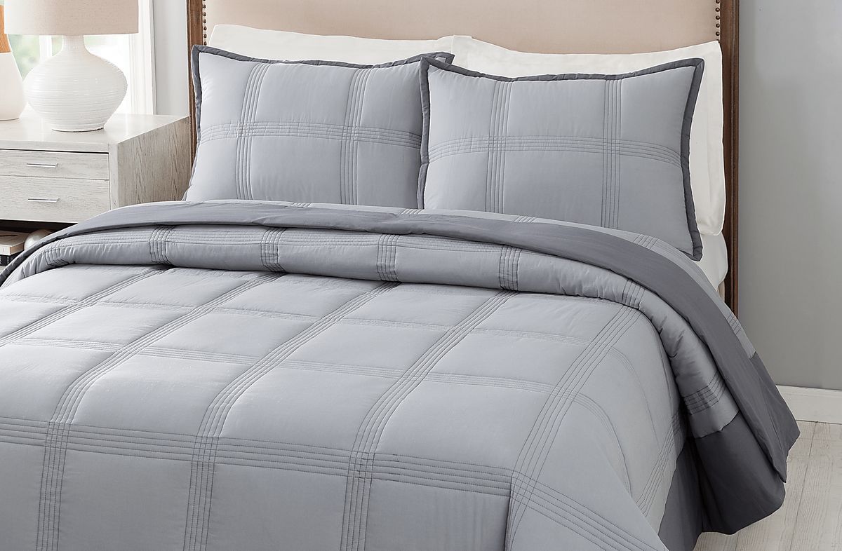Tonyawood Gray Cotton Fabric King Quilt Set | Rooms to Go