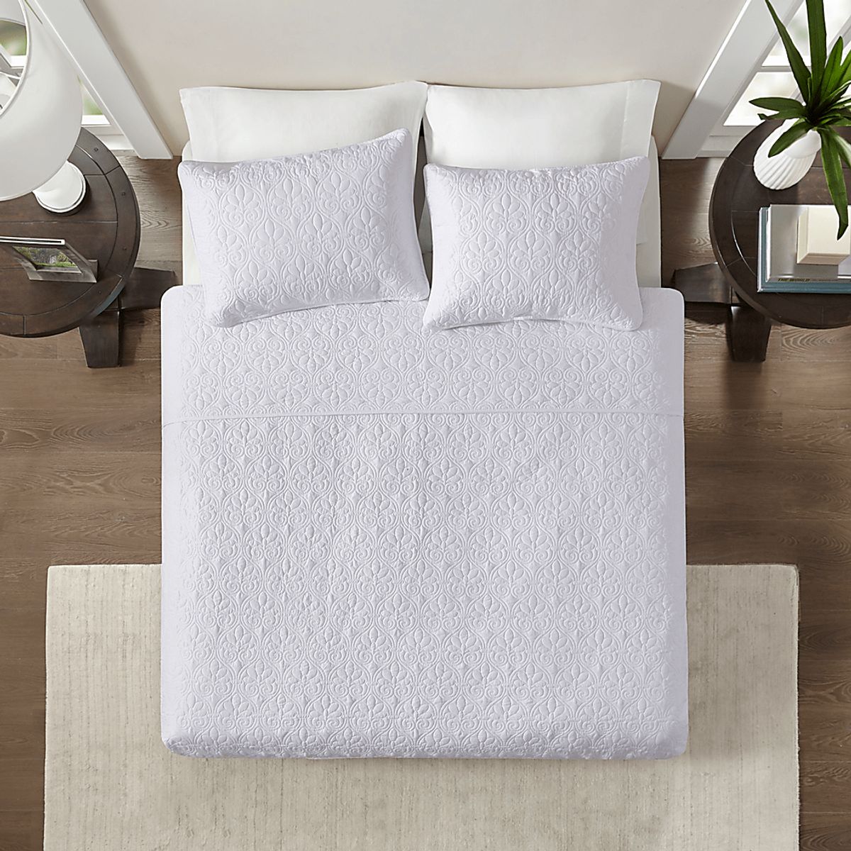 Toyah White Cotton,Polyester Fabric 3 Pc Full/Queen Quilt Set | Rooms to Go