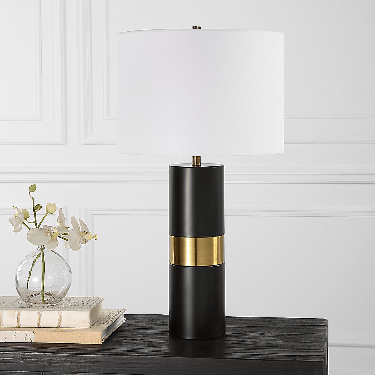 Ulster Drive Black Table Lamp | Rooms to Go