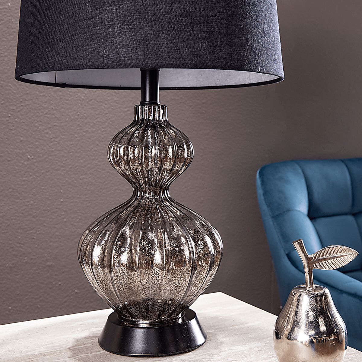 Valview Black Table Lamp | Rooms to Go