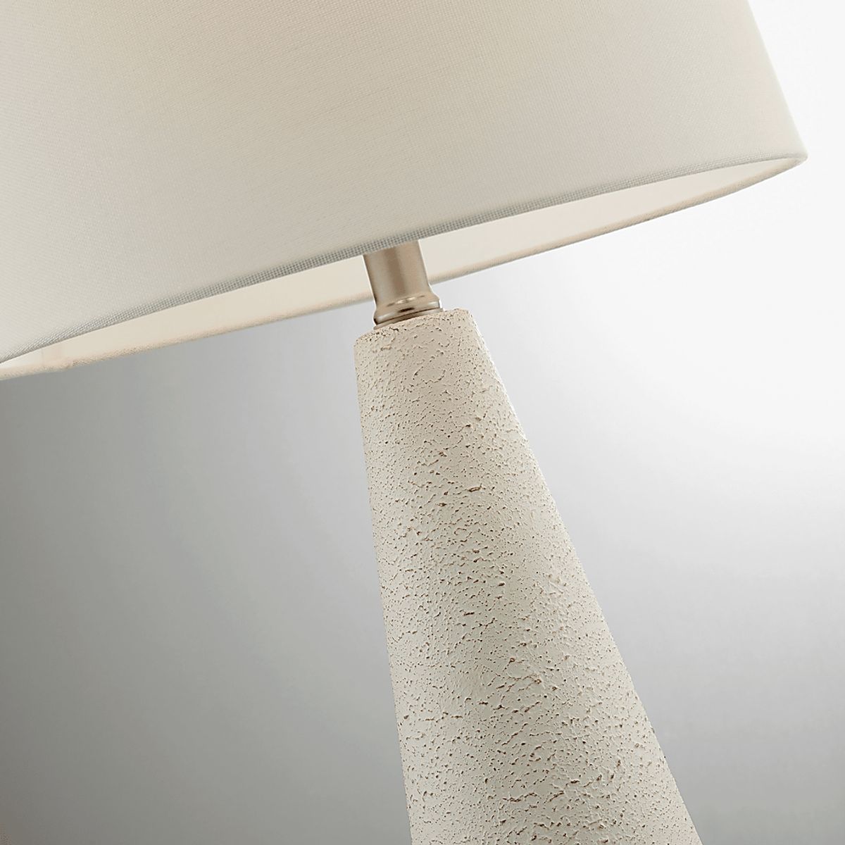 Varn Lane 2 Pc White Set Of Lamps | Rooms to Go