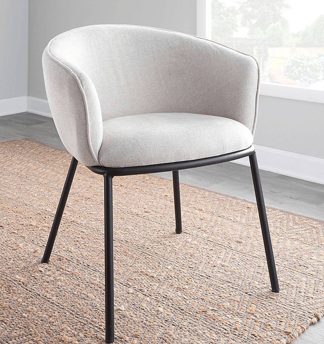 Vinevale Cream Side Chair - Rooms To Go