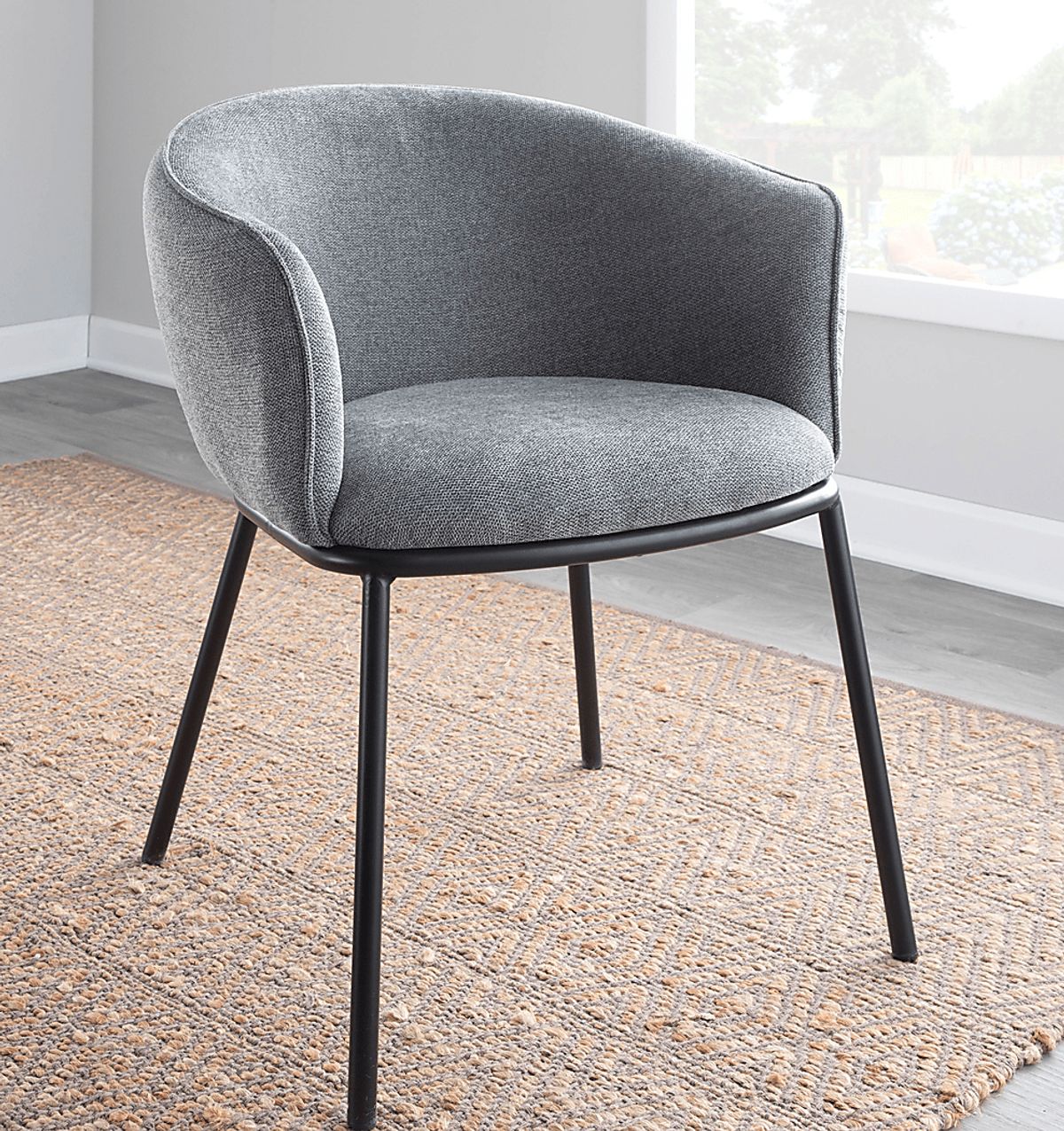 Vinevale Gray Side Chair | Rooms to Go