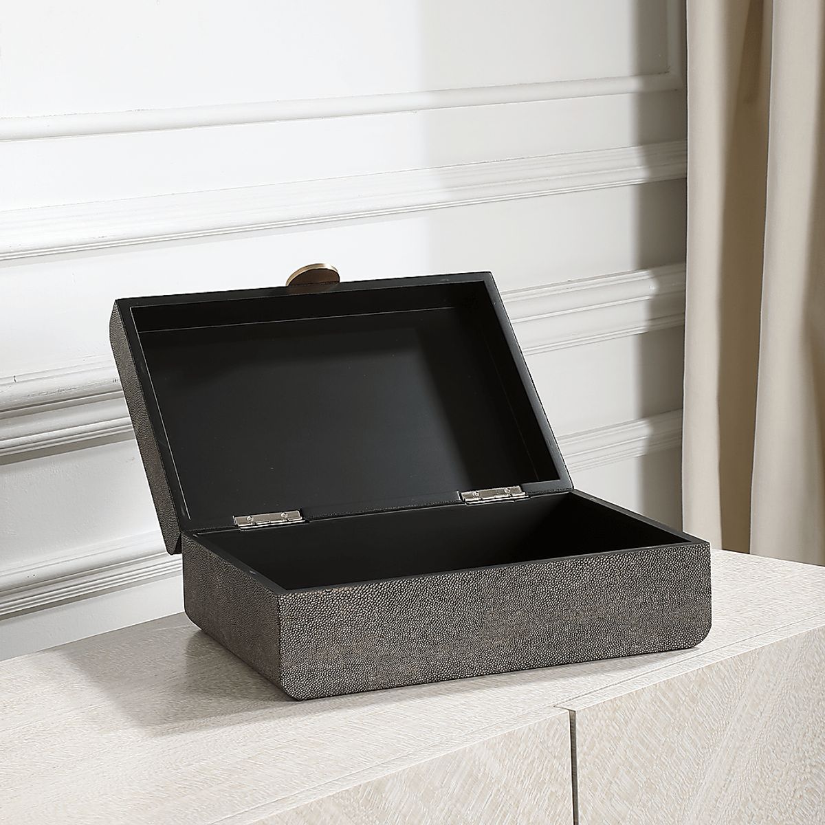 Vipon Gray Decorative Box | Rooms to Go