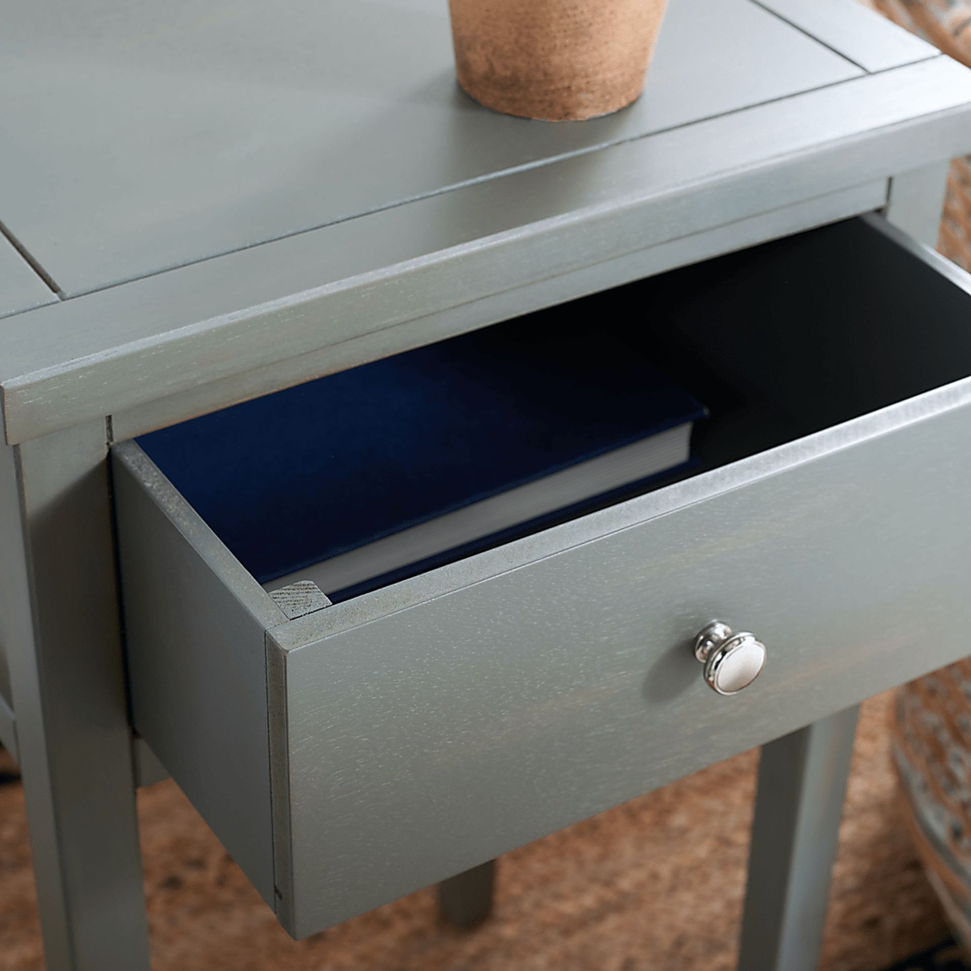 Wardlaw Gray Nightstand | Rooms to Go