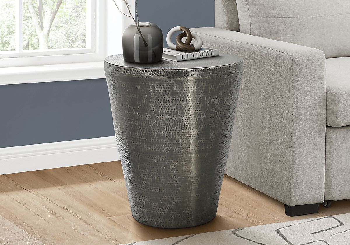 Wesleyville Silver Gray Accent Table | Rooms to Go