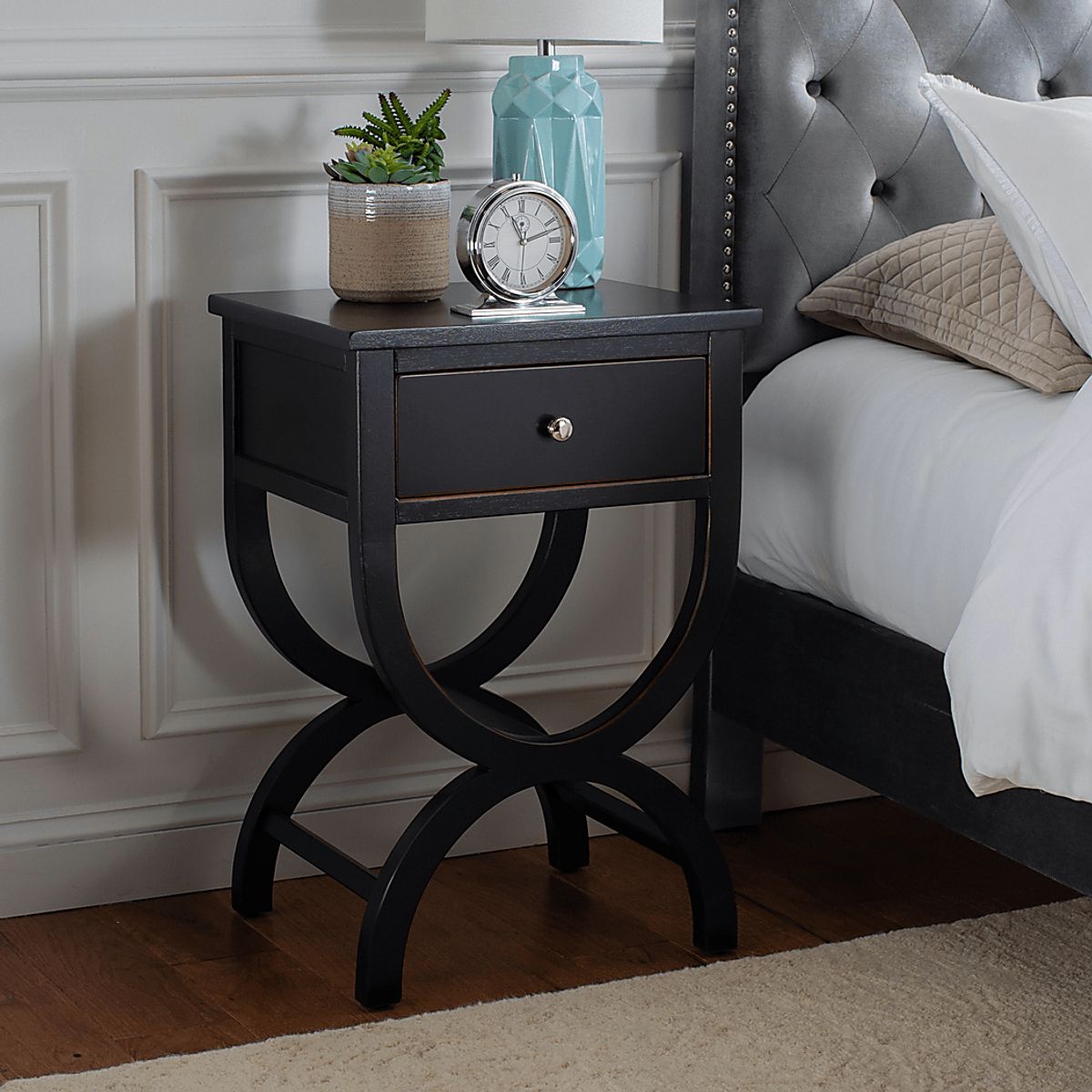 Wespanee Black Black,Colors Nightstand | Rooms to Go
