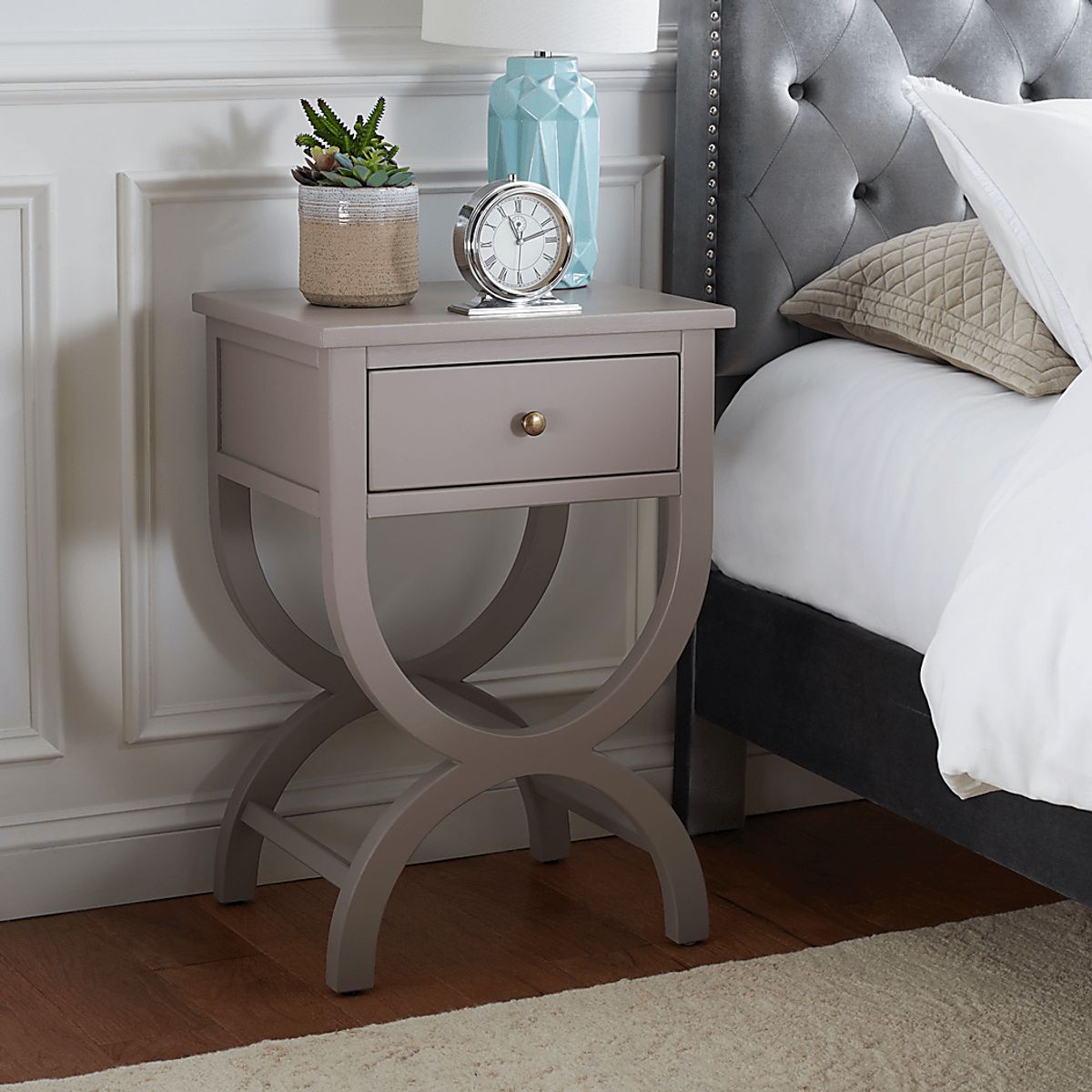 Wespanee Gray Nightstand | Rooms to Go