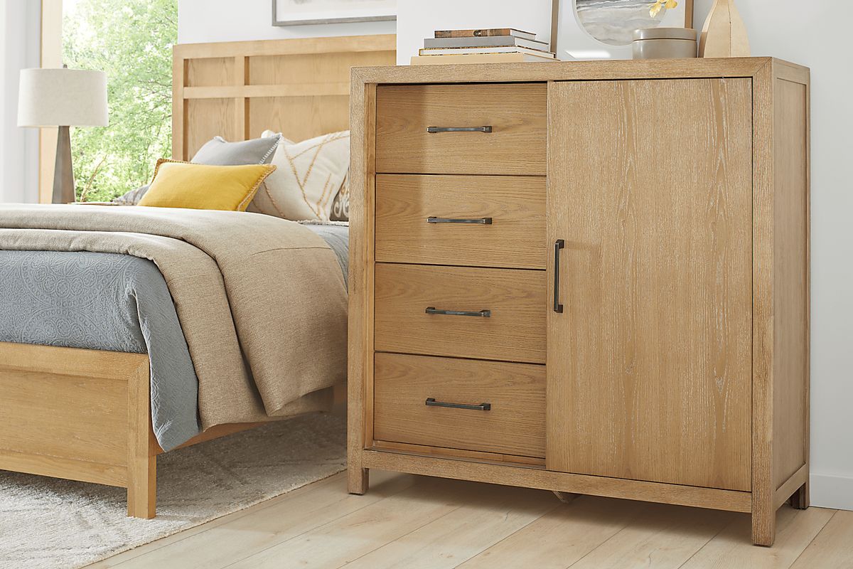 Woodley Natural Light Wood Gentleman'S Chest | Rooms to Go