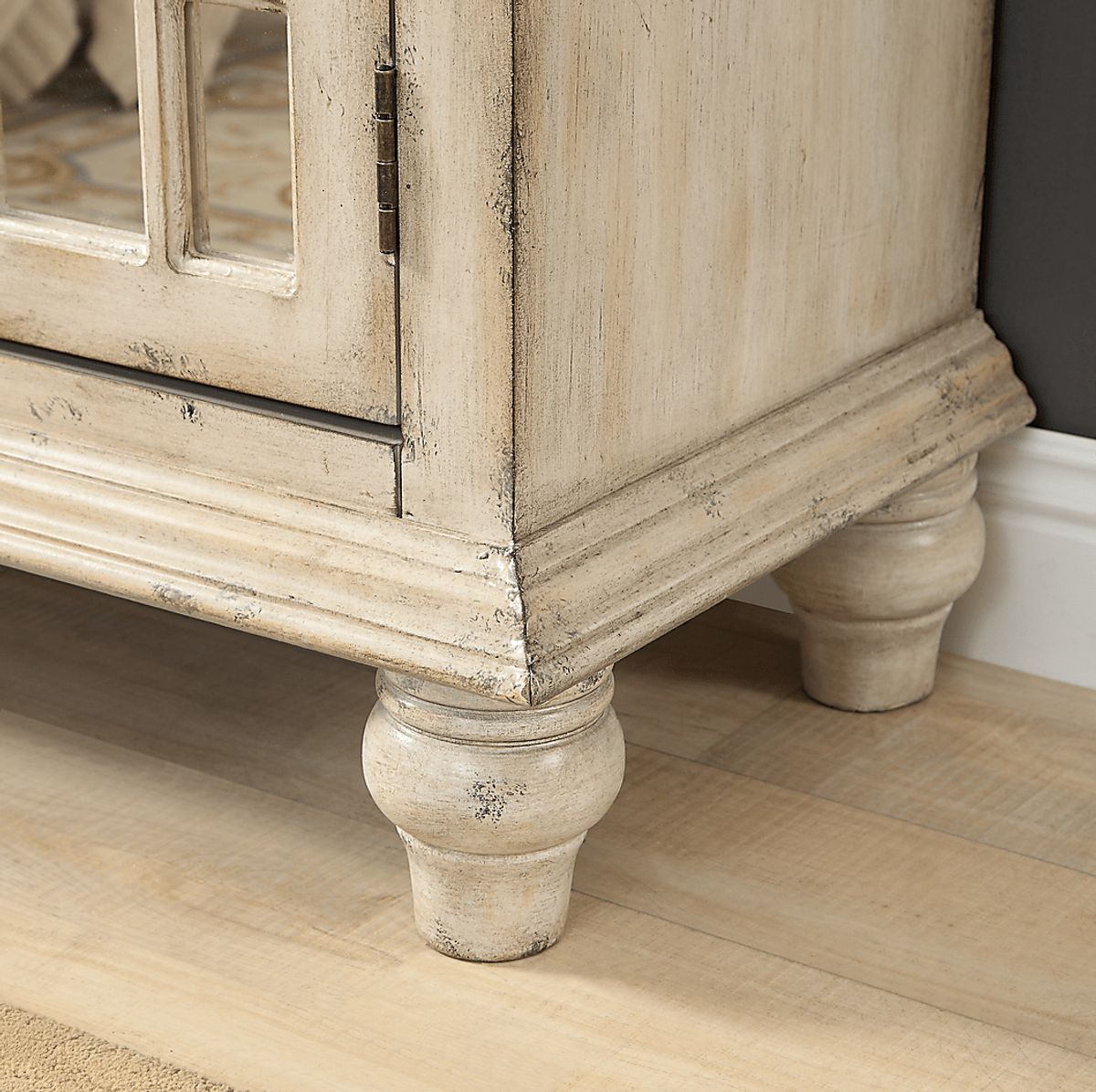 Yeovil Cream Colors,Light Wood,White Credenza | Rooms to Go