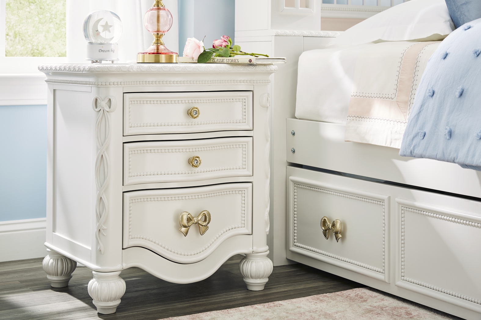 Disney Princess Sparkle White 3 Drawer Nightstand | Rooms to Go